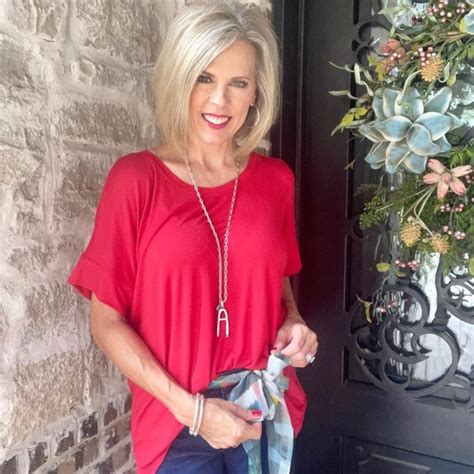 Cabi Tops Cabi 4374 Toss On Tee Scarlet Red Fall 222 Size Small Euc Poshmark