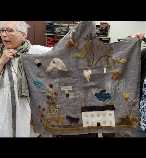 Pin By Kay Smith On Maggie Bonanomi Wool Applique Patterns Miniature Quilts Wool Projects