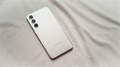 Samsung Acknowledges The Banana Blur Problem On The Galaxy S23 Series