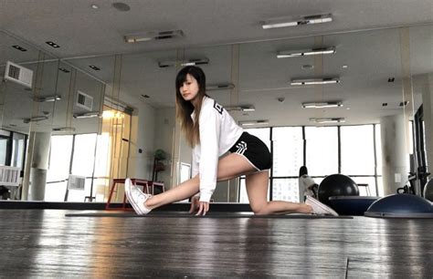 Easy And Effective Hamstring Stretches Journey To Mobility