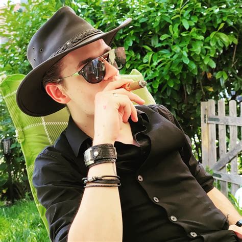 Simon Ebert Vertriebsleiter Original Syprin Xing