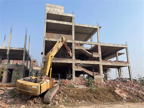 Hydraa Demolition Of Villas In Neknampur