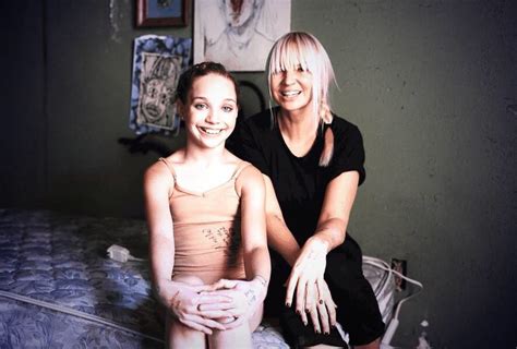 誰是maddie Ziegler？這個女童與shia Labeouf出演澳洲才女sia的新mv，結果卻引發孿童爭議 A Day Magazine