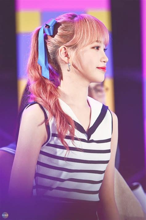 Chaewonn Z On X Kpop Girls Iz One Chaewon Japanese Girl Group