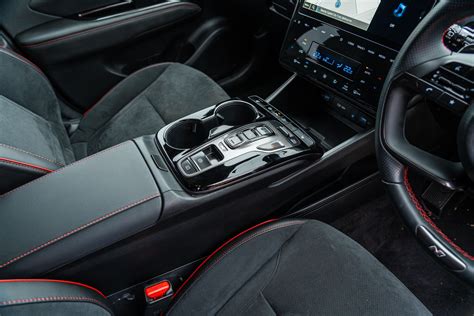 Hyundai Tucson Vs Nissan Qashqai Comparison Carexpert