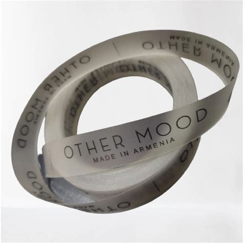 Տպագրություն ժապավենի վրա ժապավենների տպագրություն Սատինե նեյլոնե և սիլիկոնե ժապավեններ