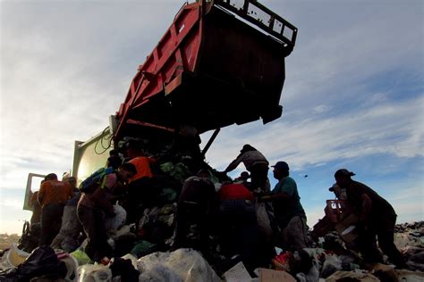 Los Recicladores De Luján El Basural A Cielo Abierto Más Grande De