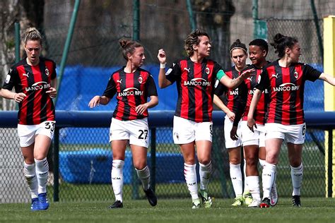 החתמת ענק בכדורגל הנשים נועה סלימהוגיץ מצטרפת למילאן האיטלקית אתר החדשות דבר