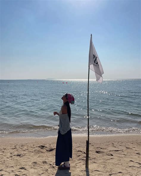 Outfit Idea เวอร์ชั่นไปทะเลแบบไม่โป๊ 🌺🐚🏄🏻‍♀️ แกลเลอรีที่โพสต์โดย Fridaemesa Lemon8