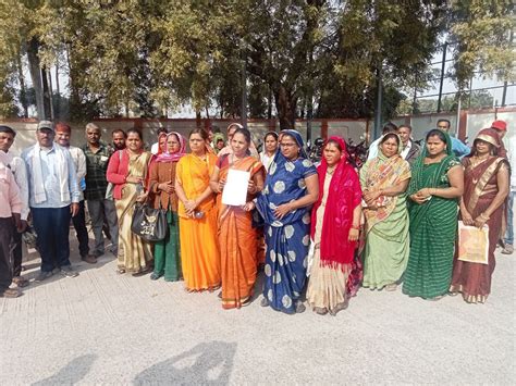 The Women Of The Group Demanded Double Ration समूह की महिलाओं ने