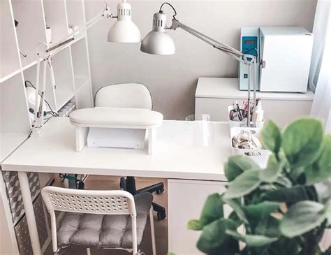 Рабочее место мастера маникюра Обустройство кабинета Выбираем мебель и оснащение Список