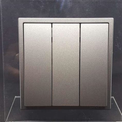 Jual SIMON I7 GREY SAKLAR TRIPLE 3 GANG 1 WAY SWITCH Di Seller Berkah