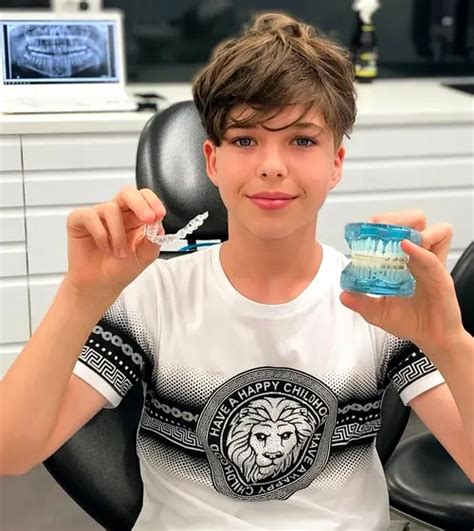 Dinu Maxer și A Dus Fiul La Doctor Fanii S Au îngrijorat Ce Probleme De Sănătate Ar Avea