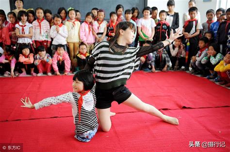 因车祸让不幸女孩儿失去双腿，她却坚强的活出了不一样的人生 搜狐大视野 搜狐新闻