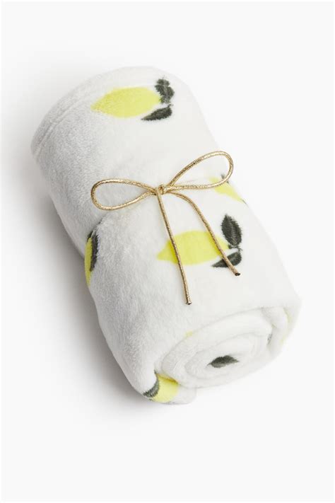 Patterned Fleece Blanket Light Beigelemons Home All Handm Gb