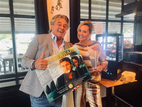 Gouden Plaat Voor Zanger Rob Van Daal Die De Liefde Vond In Café Barbo