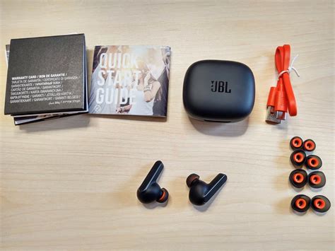JBL LIVE Pro Test Høretelefoner med Adaptive Noise Cancelling og Ambient Aware
