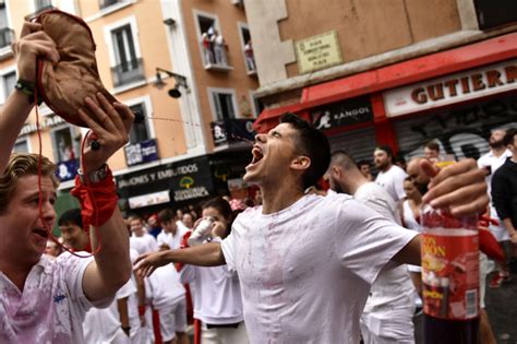 «sanfermines Fest In Spanien Eröffnet