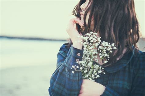 一途の真の意味とは？男が求める一途な女の特徴10選！重い女との違いも！ Yotsuba よつば