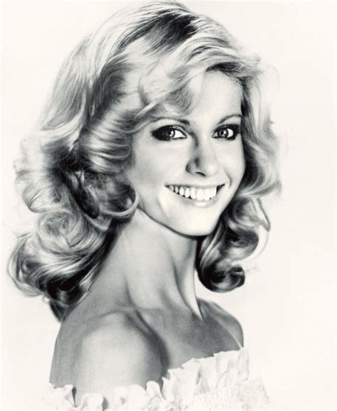 Pin By Eric Woodruff On Olivia Beautiful Female Celebrities Female Musicians Celebrity Art