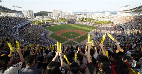 ‘kia 우승1000만최다·최초·최고령·최연소 Kbo리그 200여일 전쟁서 피어난 ‘기록들 Ss시선집중