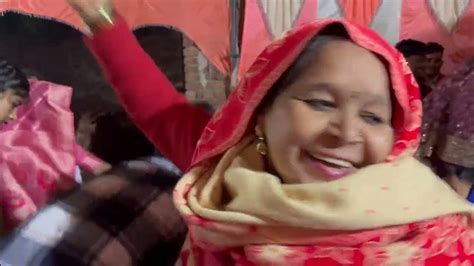तू बनजा बलम सपेरो और बीन बजा रस मैं सत्तों गुजर के रसिया पर Faimily