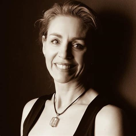 A Matchbox Full Of Pearls Roach Kamille 9780645390407 Books