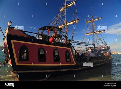 Jolly Roger Pirate Ship