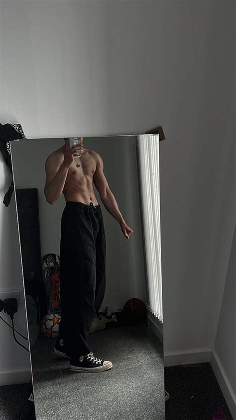Aesthetic Body Aesthetic Guys Aesthetic Guy Outfits Workout Aesthetic Cool Outfits For Men
