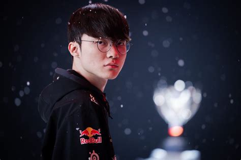 LoL Faker causa polêmica escolha de personalidades quem jantaria Mais Esports