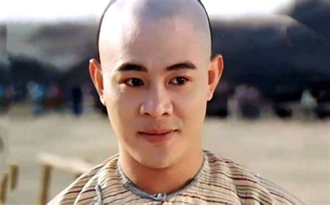 李连杰的爷爷到底是谁究竟是他不愿意说还是鲁豫真的不敢播 腾讯新闻