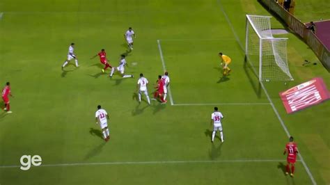 Aos 50 Min Do 2º Tempo Gol De Dentro Da área De Ronal Huaccha Do