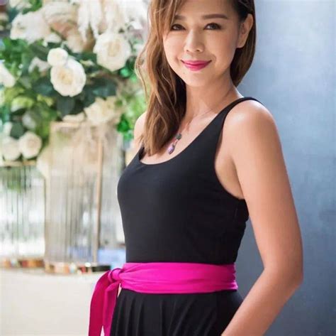 钟丽淇罕有谈与梁荣忠8年情，表示再见亦是朋友！丑鬼节目离开