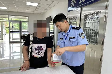 护航中考 “有警无险”！大安警方争分夺秒帮助考生找回丢失中考准考证澎湃号·政务澎湃新闻 The Paper