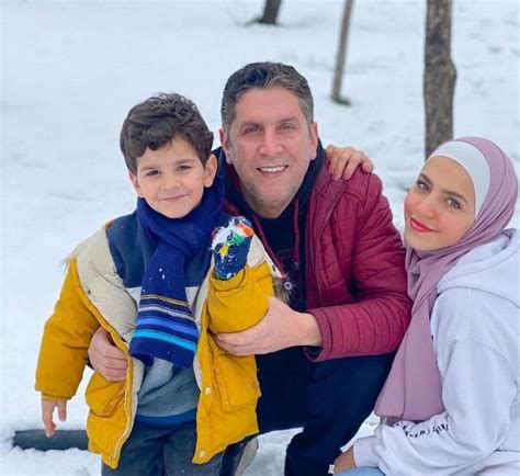 ابنة محمد قنوع تودعه بصورة من الكعبة الله يرحمك يا حبيبي فنون
