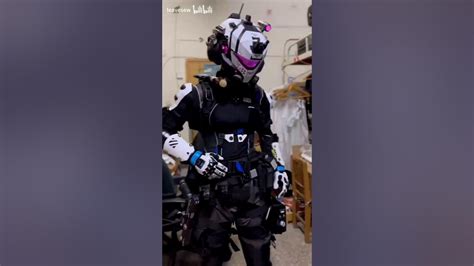 Female Pulse Blade Pilot From Titanfall 2 Cool Cosplay Youtube