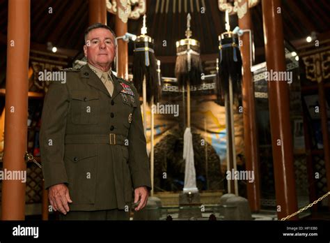 Us Marine Lt Gen Terry G Robling Commander Us Marine Corps