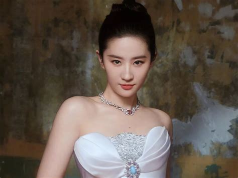 Profil Dan Biodata Liu Yi Fei Alias Crystal Liu Lawan Min Lin Geng Xin