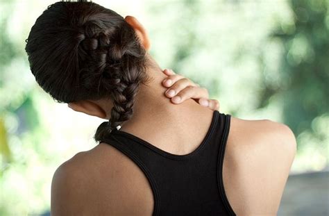 Heres How To Untie Every Knot In Your Neck In 3 Minutes Flat — Well