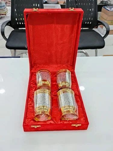 Metal Silver And Gold Plated Glass Set For Home Capacity 250 Ml At