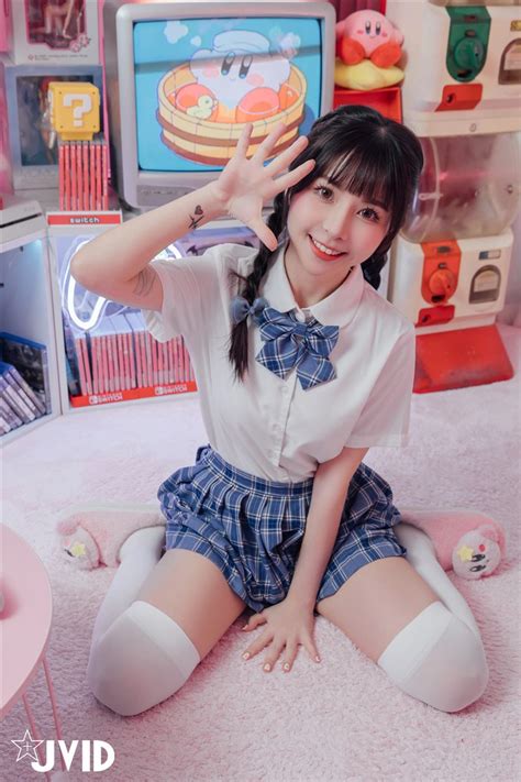 Jvid Tiny 量身訂製の性愛娃娃 [126p／264mb] 呦糖社c 呦糖社c