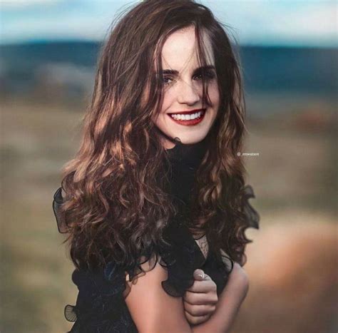 Pin By Reefa On Emma Watson Long Hair Styles Hair Styles Emma Watson