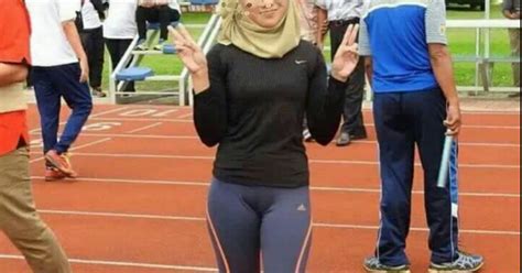 Popular Melayu Seluar Ketat Viral