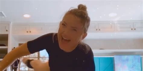 Kate Hudson Reveals Her Toned Legs Workout In Instagram Video
