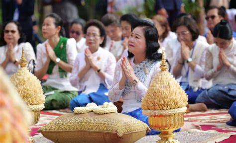 សម្តេចកិត្តិព្រឹទ្ធបណ្ឌិត ប៊ុន រ៉ានី ហ៊ុនសែន និងលោកជំទាវបណ្ឌិត ពេជ្រ ច័ន្ទមុនី អញ្ជើញជាអធិបតីភាព