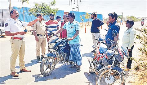 టరఫక నబధనల పటచల సఐ Traffic rules must be obeyed CI