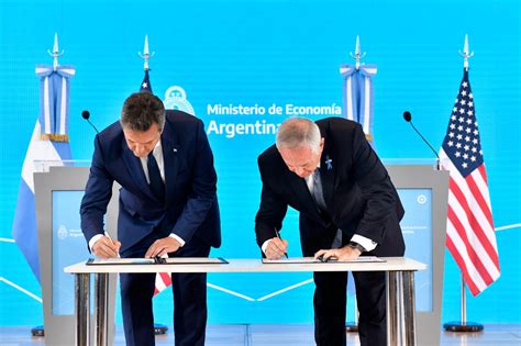 Massa Firmó Un Acuerdo De Intercambio De Información Fiscal Con Los