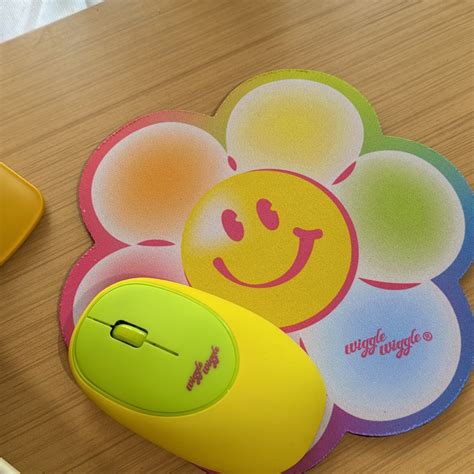 Mouse And Mouse Pad Wiggle Wiggle Mouse Set Elektronik Bagian