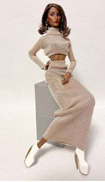 Pin By Marianela Padilla On Barbie Barbie Dress Fashion Barbie Fashion Sketches Barbie Fashion
