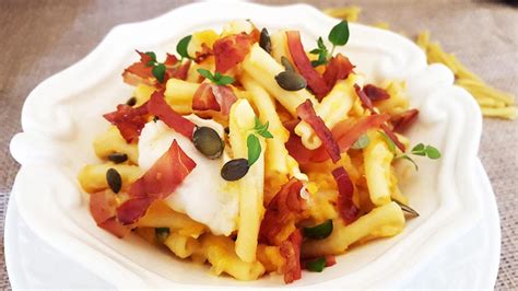 Rolitos Com Molho Cremoso De Abóbora E Crocante De Presunto Deliciosa